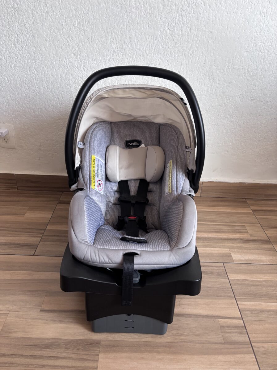 Carriola con car seat, Evenflo y Pivot - Kinder Market