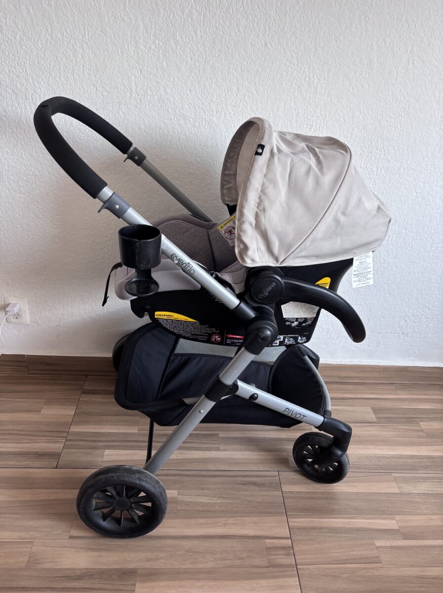 Carriola con car seat, Evenflo y Pivot - Kinder Market
